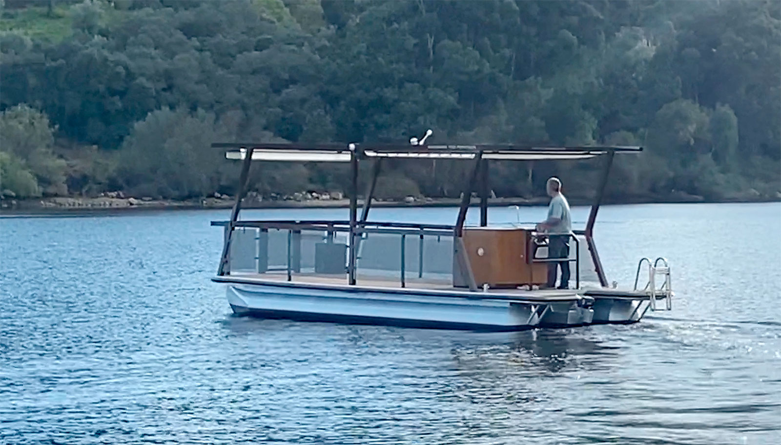 New pontoon 100% electric delivered in Portugal