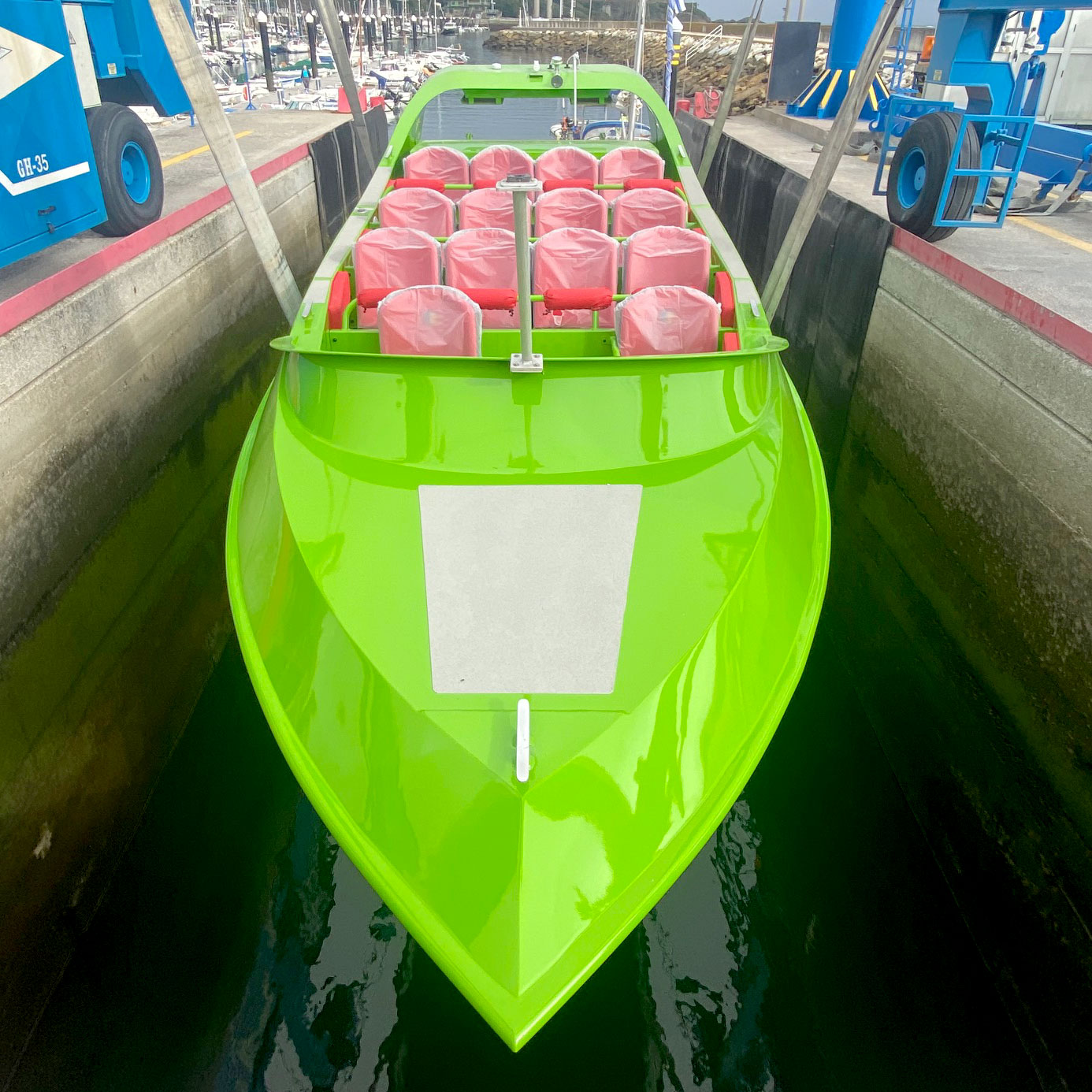 New jet boat M700WJ delivered in Geneve (Switzerland)