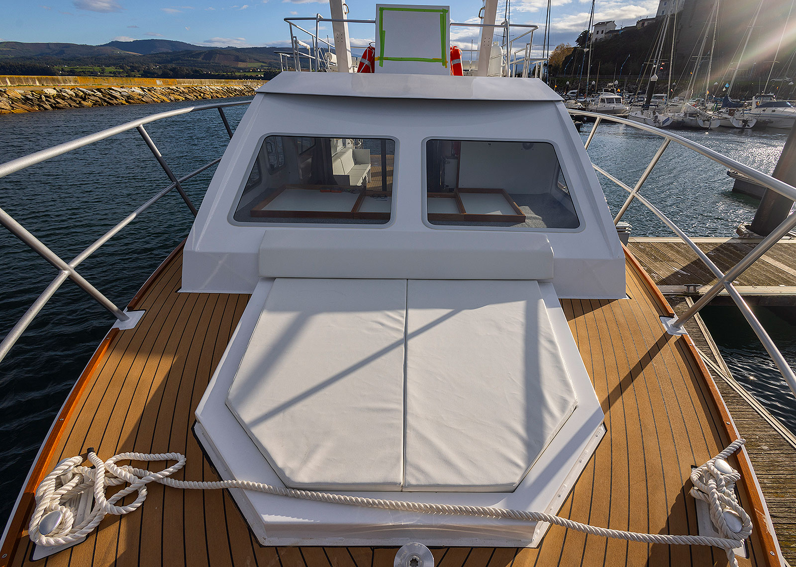 New hybrid jet boat Moggaro 1500 Dive Hybrid