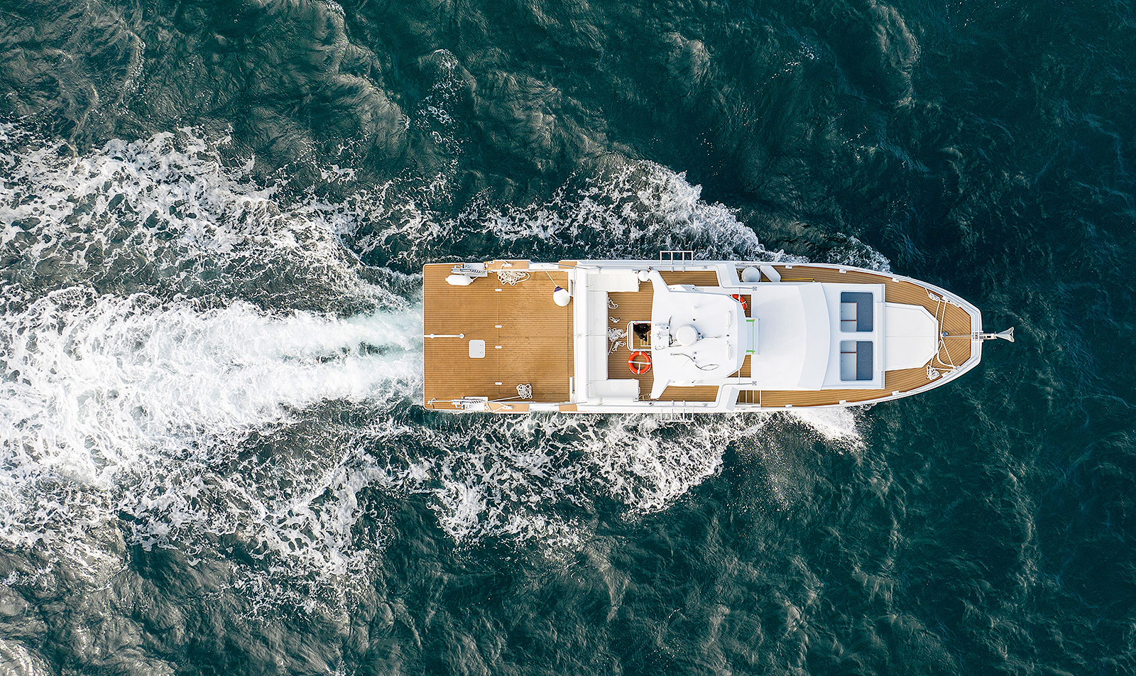 New hybrid jet boat Moggaro 1500 Dive Hybrid